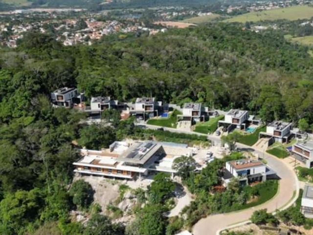 Casa à venda com 3 suítes no condomínio La Reserva, em Atibaia