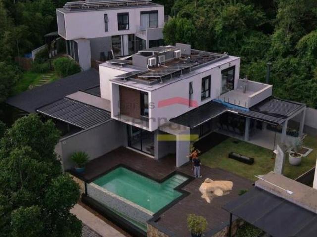 Casa à venda com 3 suítes no condomínio La Reserva, em Atibaia