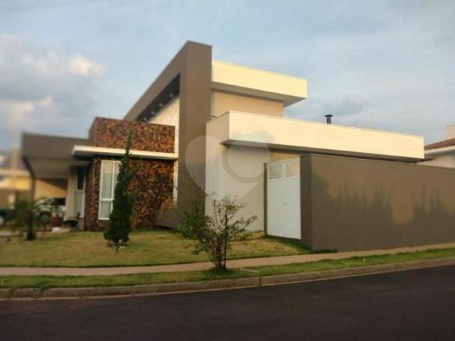 Casa à venda com 3 suítes no condomínio Montreal, São Carlos