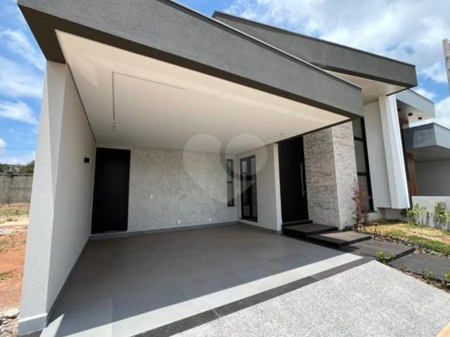 Casa à venda com 3 suítes no condomínio Residencial Villeneuve, São Carlos