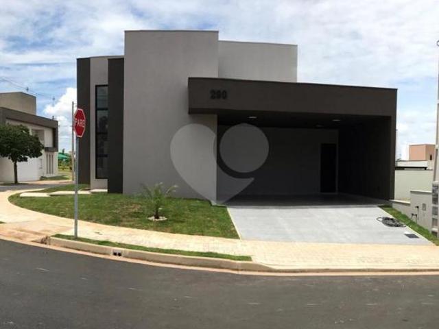 Casa à venda com 3 suítes no condomínio Village Damha IV, São Carlos