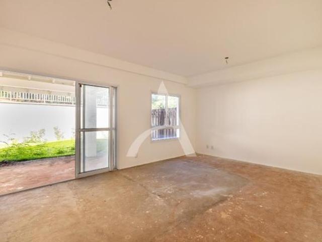CASA À VENDA COM 3 SUÍTES NO RESIDENCIAL VILA BELLA
