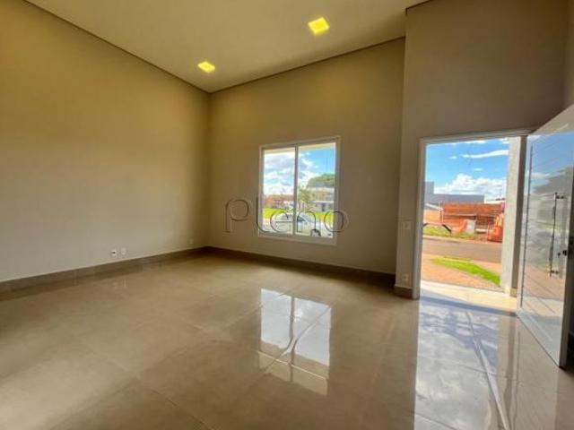 Casa à venda com 3 suítes no Royal Garden em Paulínia