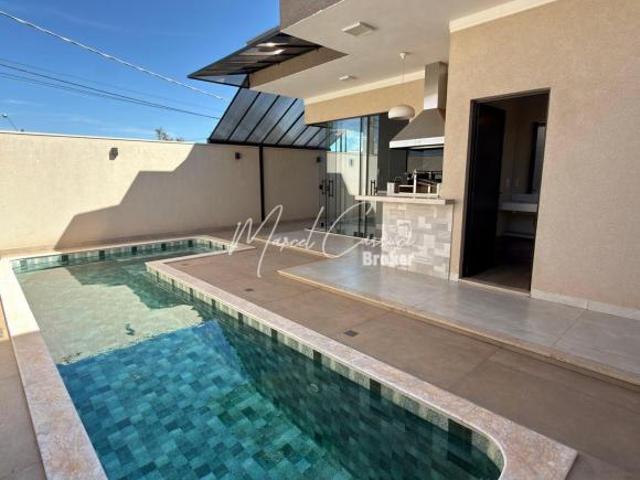 Casa à venda com 3 Suítes, área gourmet, piscina, no Condomínio Village Damha III em Mirassol/SP