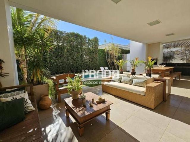 Casa à venda com 3 suítes Condomínio Bosque Karaíba Uberlândia/MG