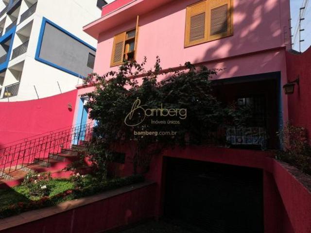 Casa a Venda com 3 Suítes e 7 Vagas na Vila Mariana
