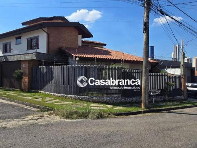 Casa à venda com 3 suítes e espaço comercial na Zona Sul de Sorocaba
