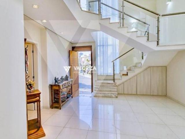 Casa à venda com 3 suítes e piscina, 310m² Condomínio Mont Blanc Sorocaba/SP