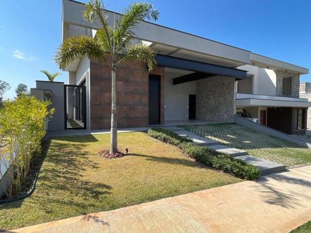 Casa a venda com 3 suítes e piscina com cascata em Condomínio fechado Villa Sapezal Indaiatuba/SP