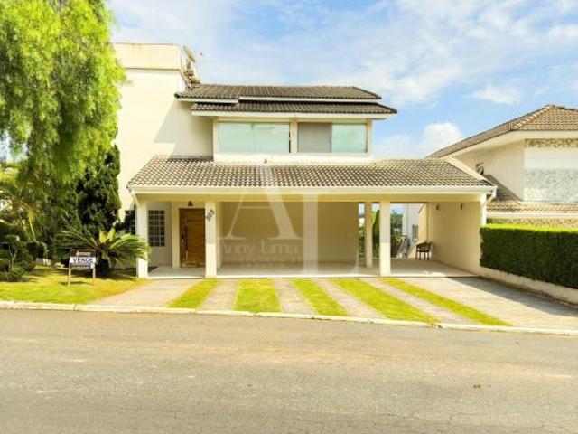 Casa á venda com 3 suítes e uma ampla área de lazer Condomínio Tarumã