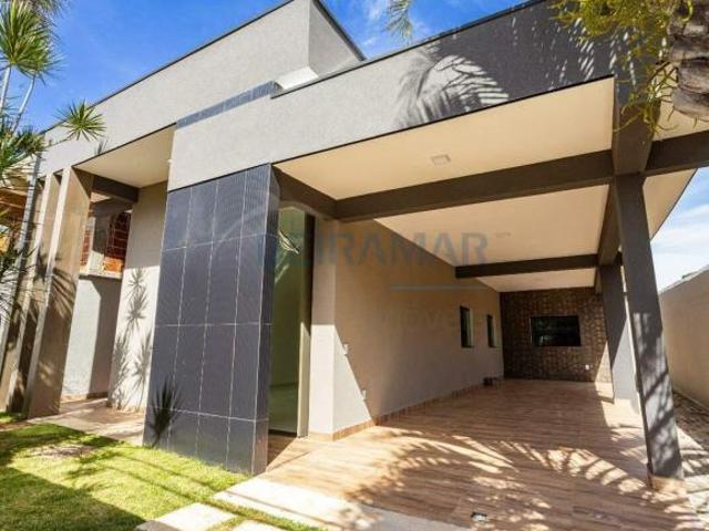 Casa à Venda com 3 Suítes em Arniqueiras
