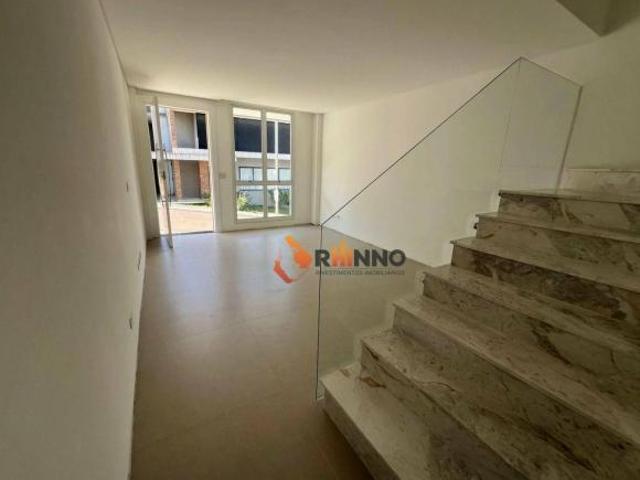 Casa à venda com 3 Suítes em Condomínio no Bairro Alto