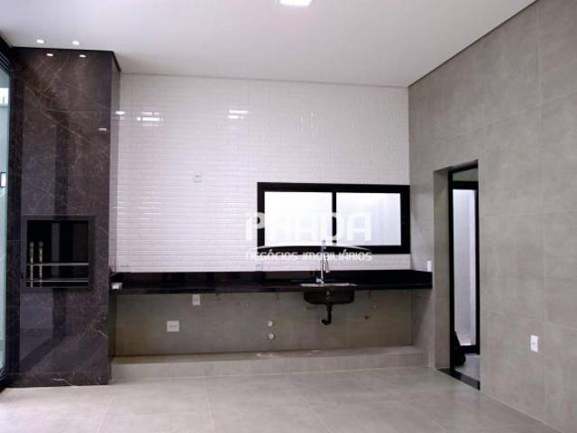 Casa à venda com 3 suítes, escritório, piscina Reserva dos Ipês Uberlândia / MG