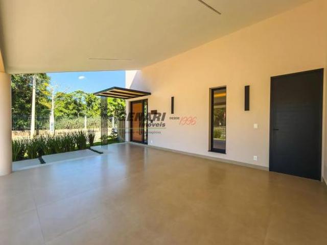 Casa à Venda com 3 Suítes sendo 1 master com Closet e Piscina Caldeira, Indaiatuba, SP