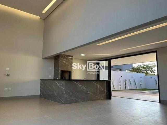 Casa à venda com 3 suítes, varanda gourmet, piscina Condomínio Arts Uberlândia/MG