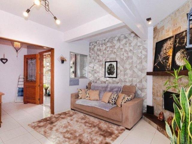 Casa à venda com 3 quartos 185 m² no bairro Cavalhada