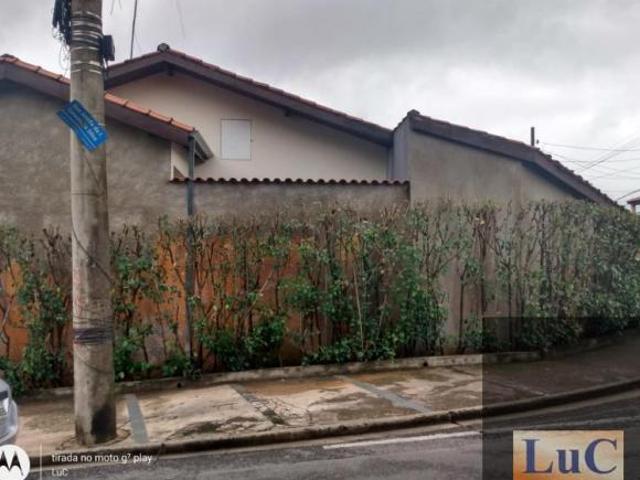 Casa à Venda com 3 Quartos, 1 Suíte e 2 Vagas no Jardim São Conrado, Sorocaba R$