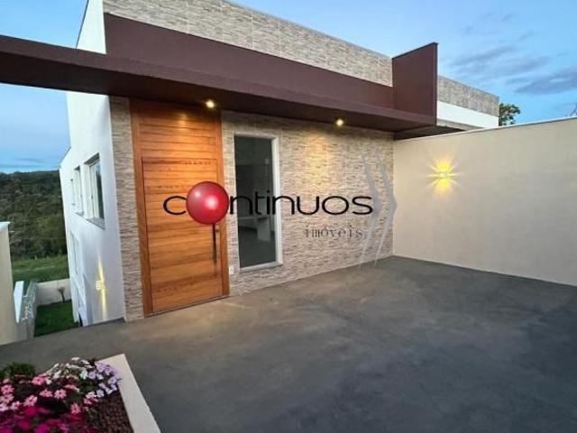 Casa à venda com 3 quartos 1 suíte, sala 2 ambientes, ótimo padrão e área gourmet no bairro Vila P