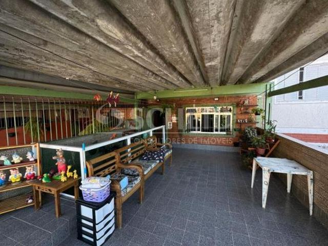 Casa á venda com 3 Quartos, 1 suite 2 vagas na Vila Santa Catarina