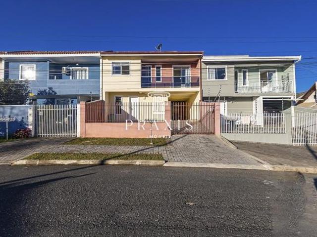 Casa à venda com 3 quartos, 1 suíte, 3 vagas de ga