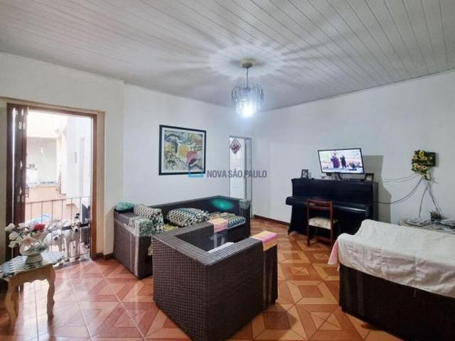 Casa à venda, com 3 quartos, 1 vaga, na Vila Gumercindo, próximo ao Metrô Alto do Ipiranga