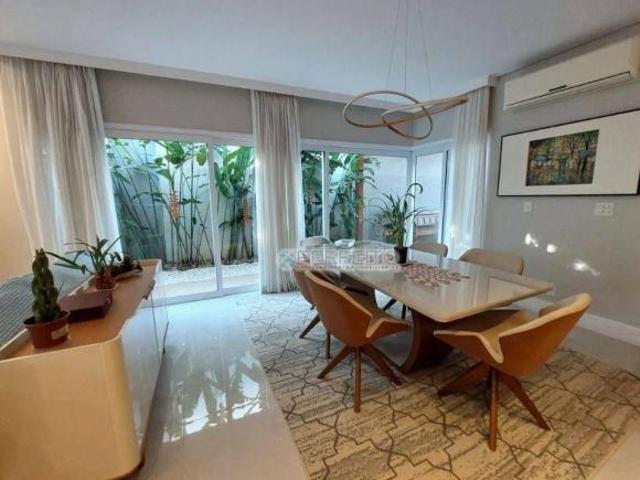 Casa á venda com 3 quartos, 216 m² por R$ 2.350.000 Royal Forest Londrina/PR