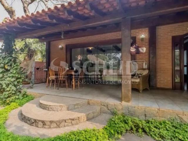 Casa à venda com 3 quartos 2 suítes na região de interlagos
