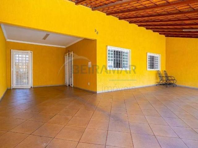 Casa à Venda com 3 Quartos 2 Suítes, Quintal com Churrasqueira na QNA 32 – Taguatinga Norte