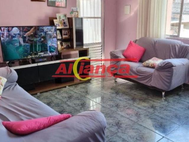 CASA À VENDA COM 3 QUARTOS, 2 VAGAS 168M² VILA RIO, GUARULHOS.GRU/SP