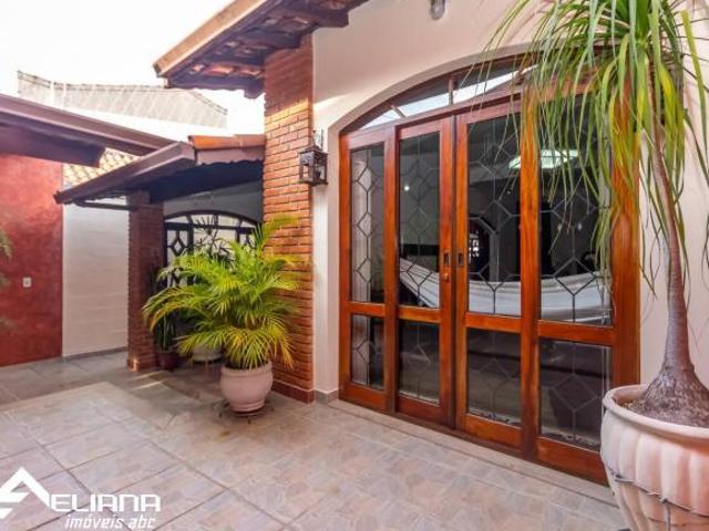 Casa a Venda com 3 quartos 3 vagas Área de lazer