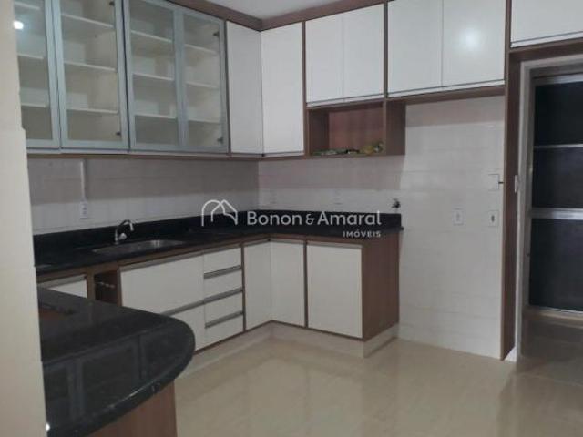Casa a venda com 3 quartos com piscina no Bom Retiro em Paulinia, SP