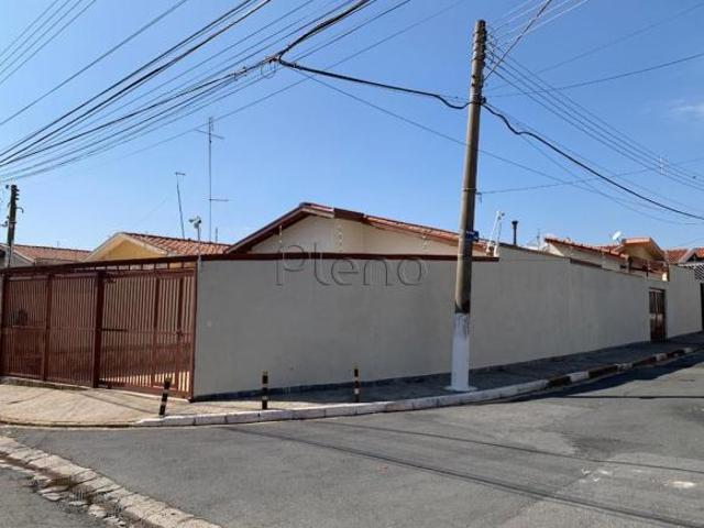 Casa à venda com 3 quartos e edícula no Jardim García, em Campinas SP