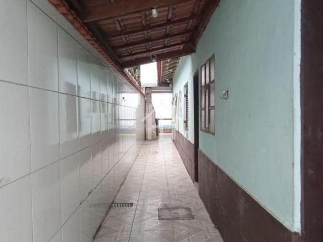 Casa à Venda com 3 quartos e Piscina Aceita Permuta Centro Bertioga SP