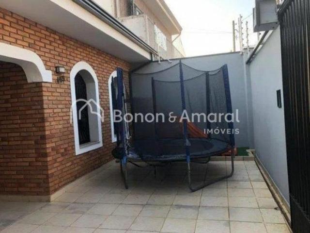 Casa à Venda com 3 Quartos e 1 Suíte no Parque Taquaral