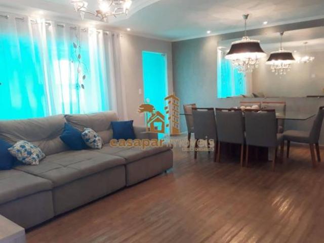 Casa à Venda com 3 Quartos e 200m², Espaço Gourmet e Estuda Permuta