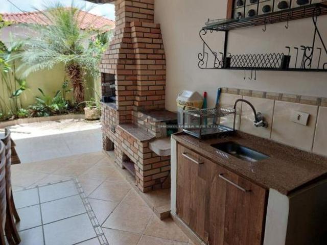 Casa a venda com 3 Quartos e 4 banheiros à Venda, 260 m²