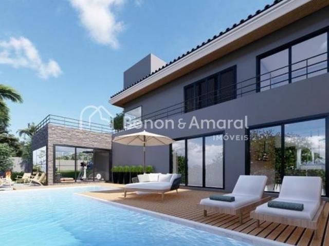 Casa à venda com 3 Quartos e 6 Banheiros no Swiss Park em Campinas