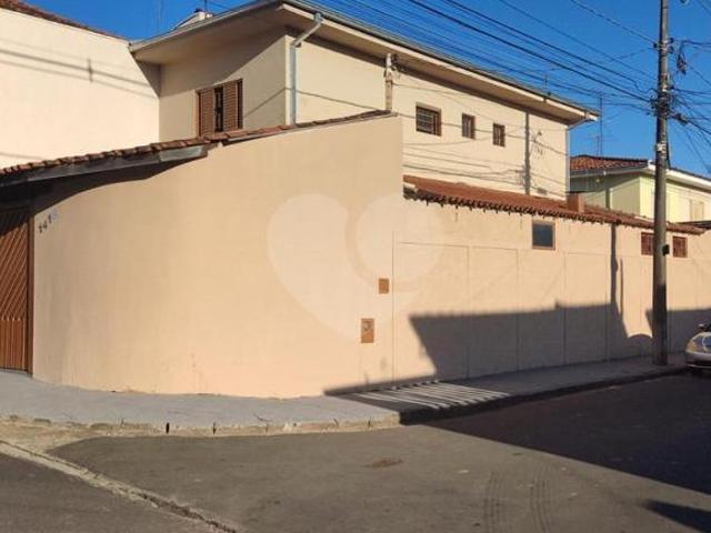 Sobrado à venda com 3 quartos em Vila Brasília, São Carlos