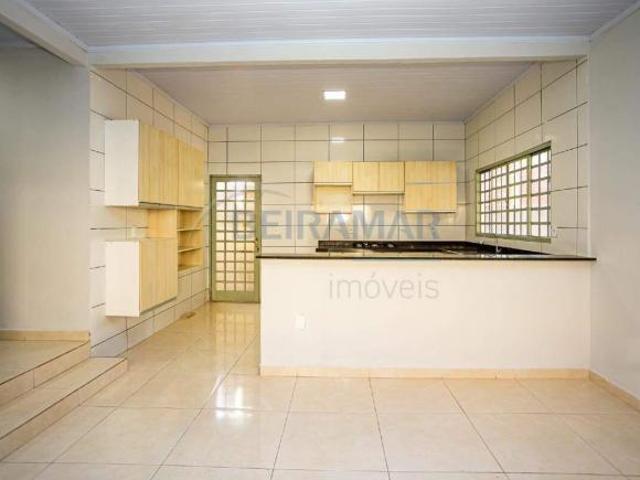 Casa à Venda com 3 Quartos em Arniqueiras