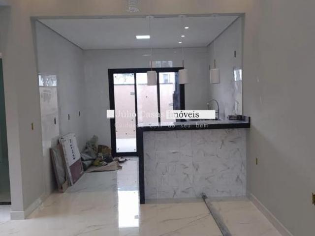 Casa a venda com 3 quartos em condomínio