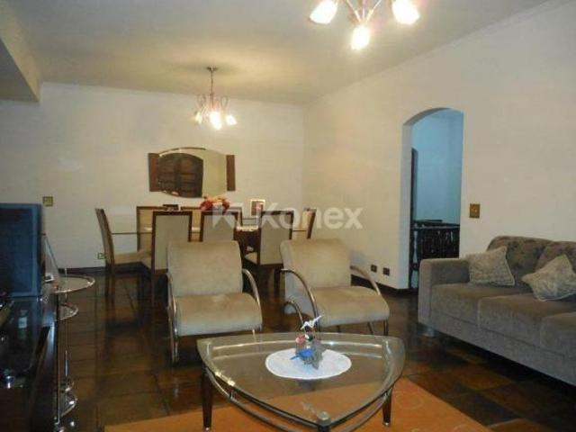 Casa à venda com 3 quartos em Piraporinha, Diadema