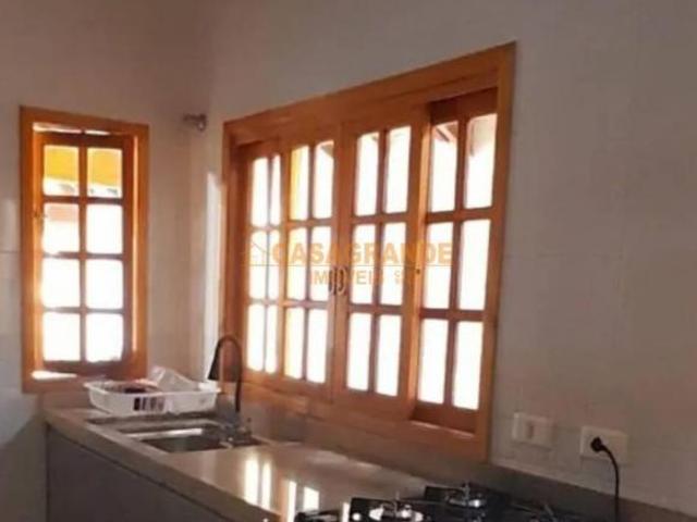 Casa à venda com 3 quartos Jardim Santa Júlia