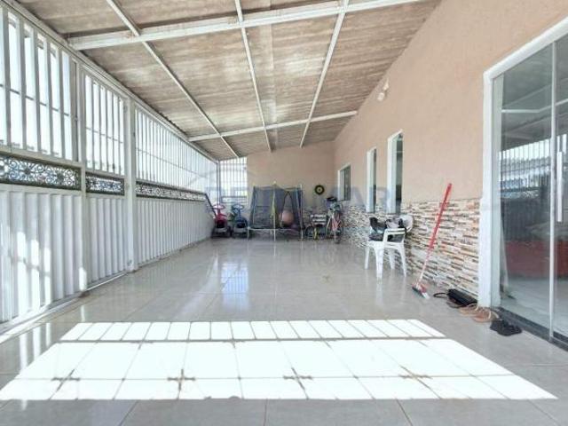 Casa à Venda com 3 Quartos na QR 413 Samambaia Norte