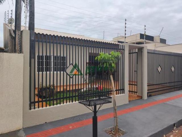 Casa a venda com 3 quartos na Região Leste