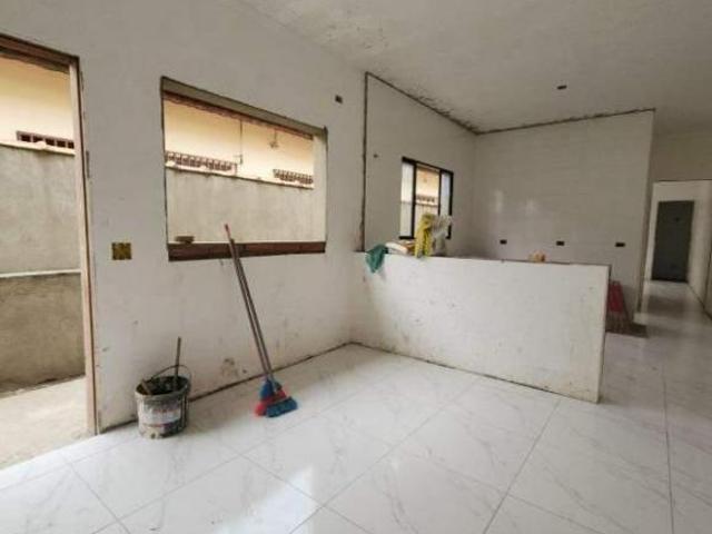 Casa à venda com 3 quartos no bairro Loty