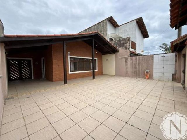 Casa à venda com 3 quartos no bairro Nova Itanhaém Praia