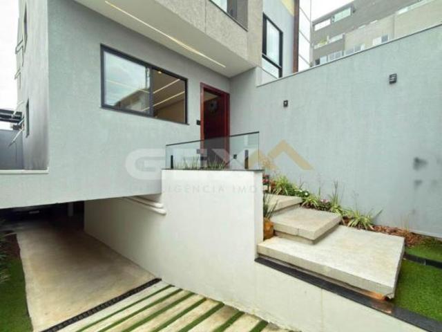 Casa à Venda com 3 Quartos no Bairro Santa Clara em Divinópolis MG
