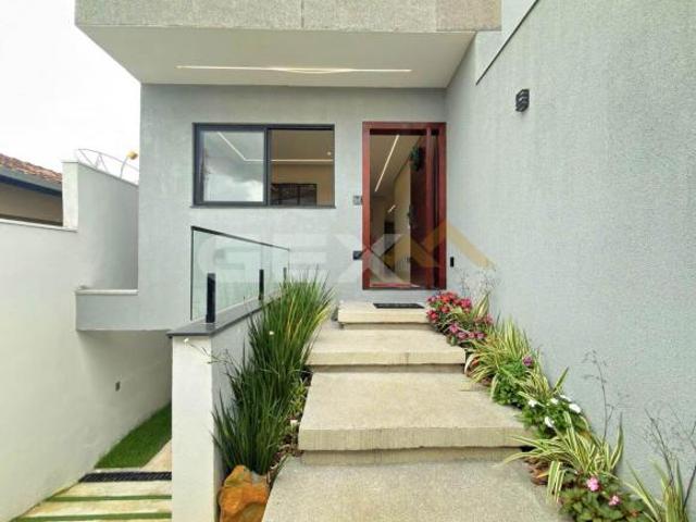 Casa à Venda com 3 Quartos no Bairro Santa Clara em Divinópolis MG