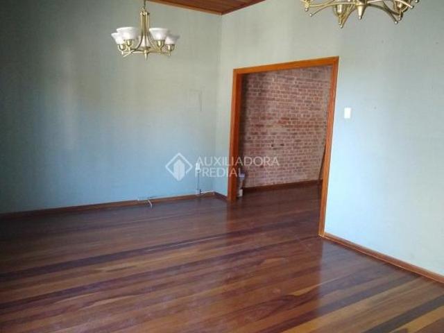 Casa à venda com 3 quartos no bairro Teresópolis