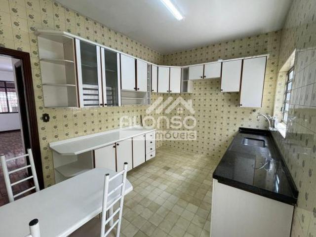 CASA À VENDA COM 3 QUARTOS NO BUTANTÃ